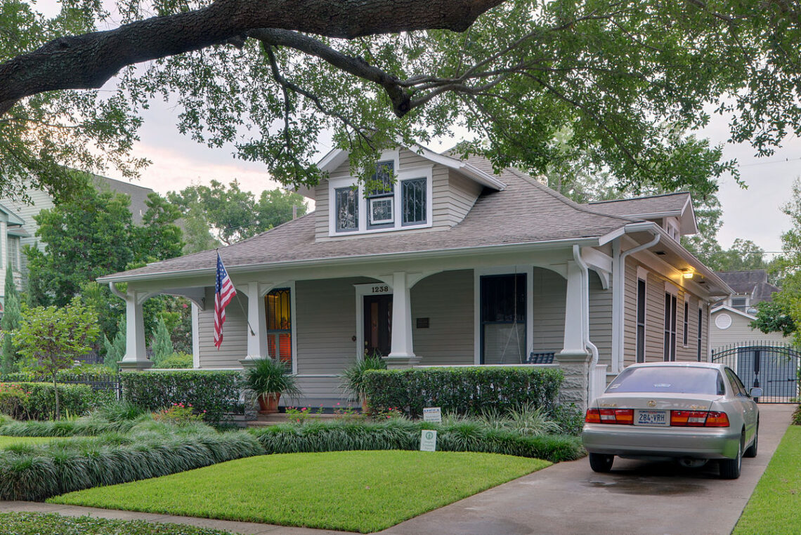 What is the average height of a 2 story house? - House Integrals