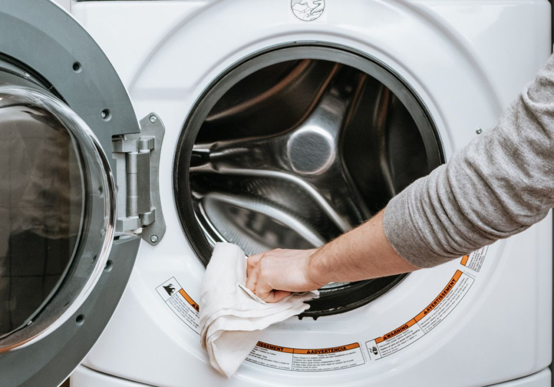 What are black flakes in washing machine- Causes and 5 Methods to ...