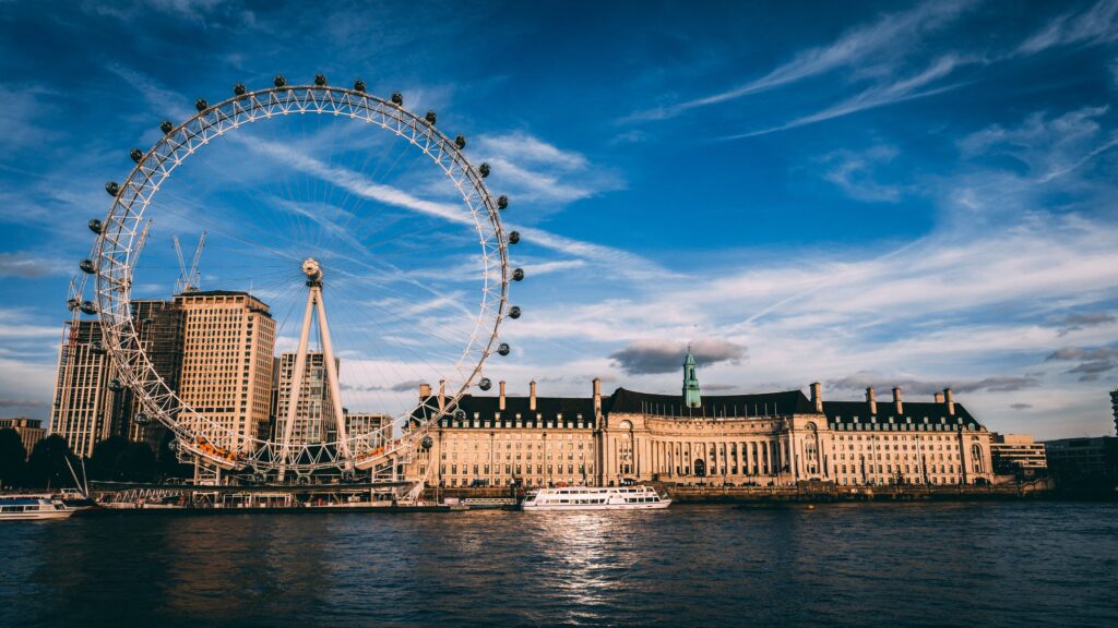A Comprehensive Guide On How To Make Your Move To London Easy - House ...
