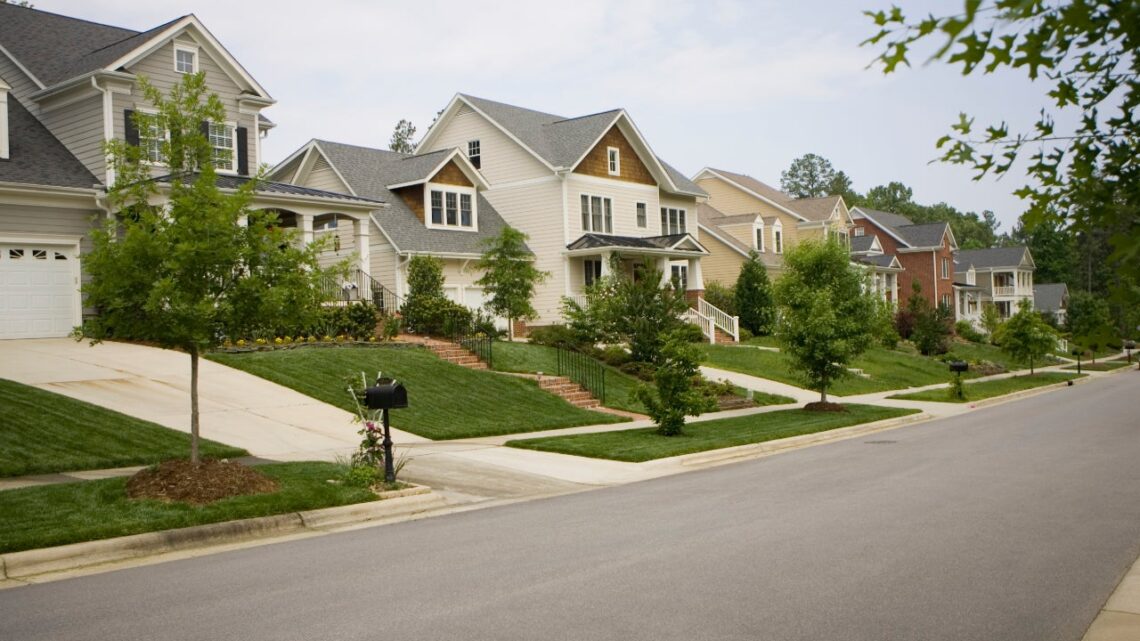 Homeowners' Association: What’s HOA and Is It Right For You? - House ...